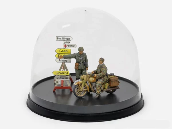 Tamiya - Display Case J (Dome) - NERDVANA